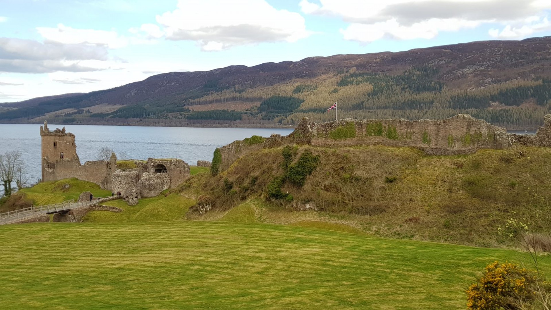 DAY TRIP TO LOCH NESS FROM EDINBURGH | VisitScotland
