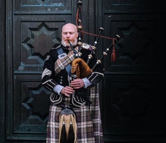 Free Edinburgh Old Town Tour in Spanish | VisitScotland