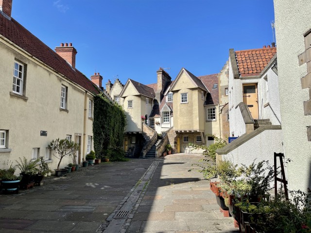 Castle to Palace Walking Tour | VisitScotland